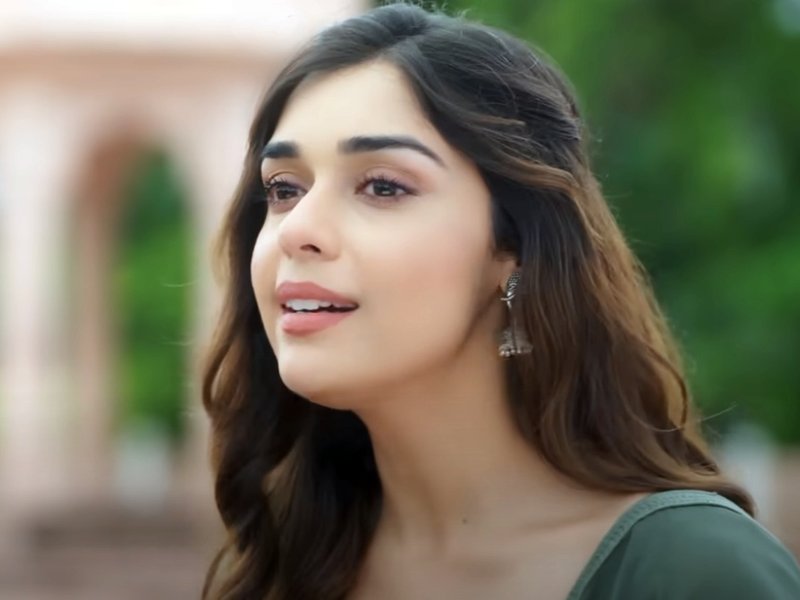 Eisha Singh, Samarth Jurel starrer “Dooriyan” promo shows a tale of love and longing