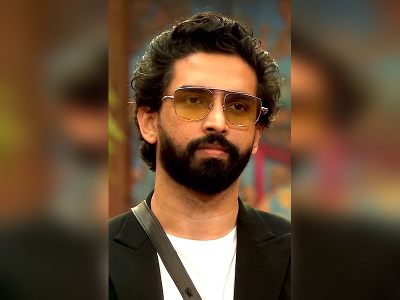 Michael flores video pornoxxx located in a hidden office in