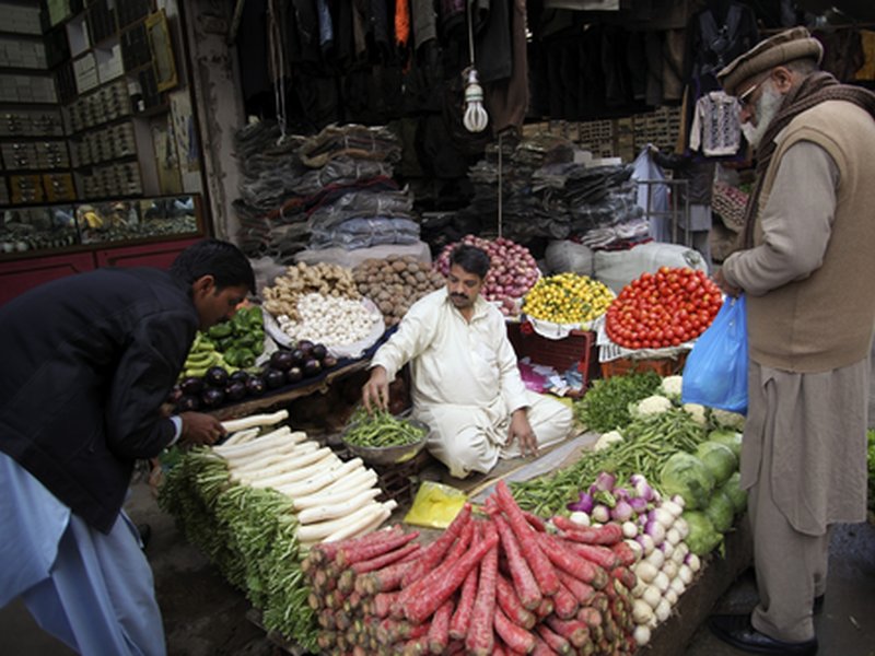 Title teaser of Basil Joseph, Tovino Thomas and Vineeth Sreenivasan's ...