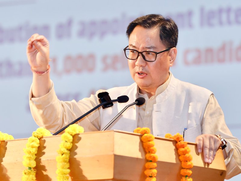 Congress-RJD do not respect Constitution: Kiren Rijiju on ex-CBI ...