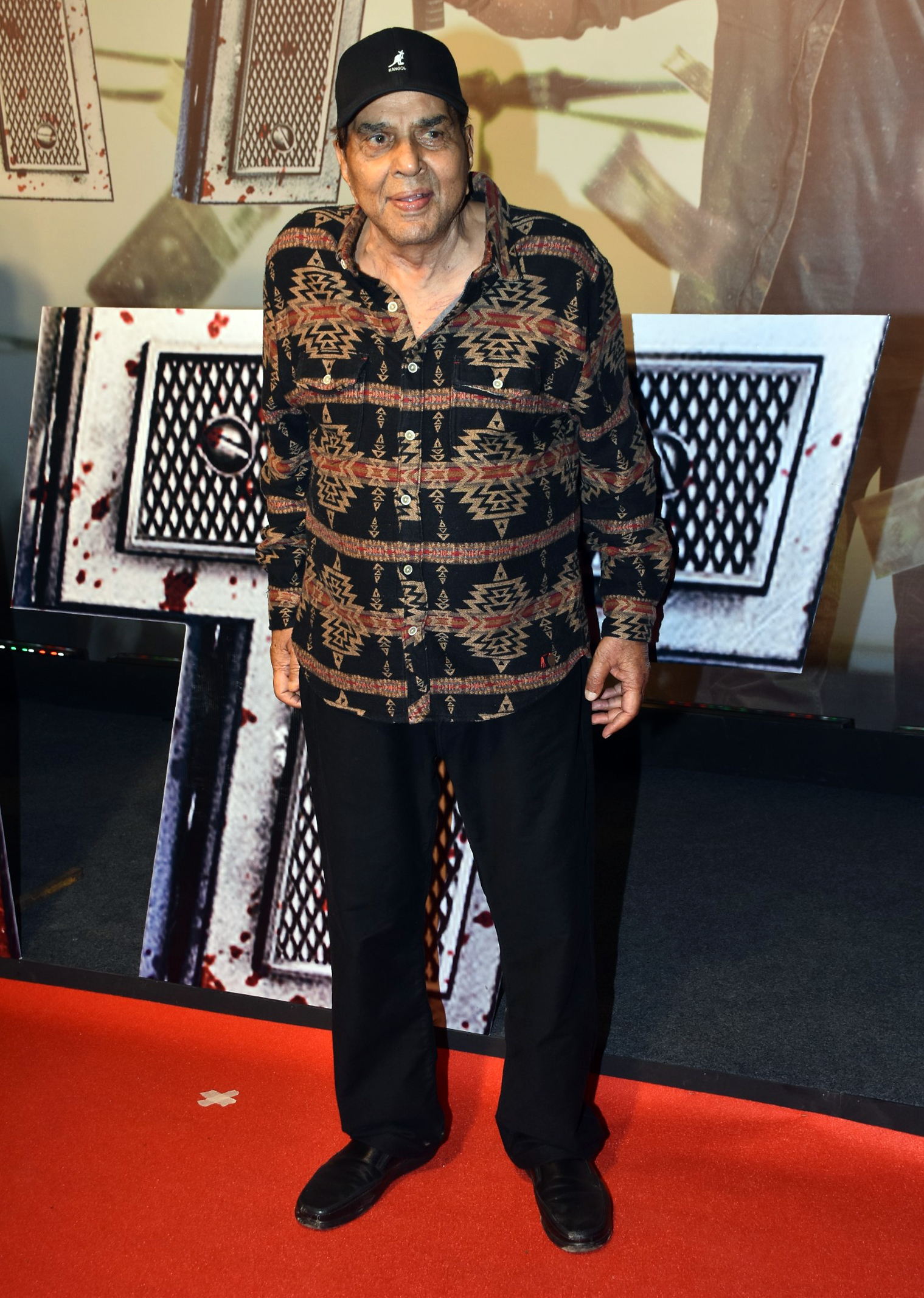 Dharmendra's Sholay Secrets: Vodka in Coconut Water & 50km Walks ...