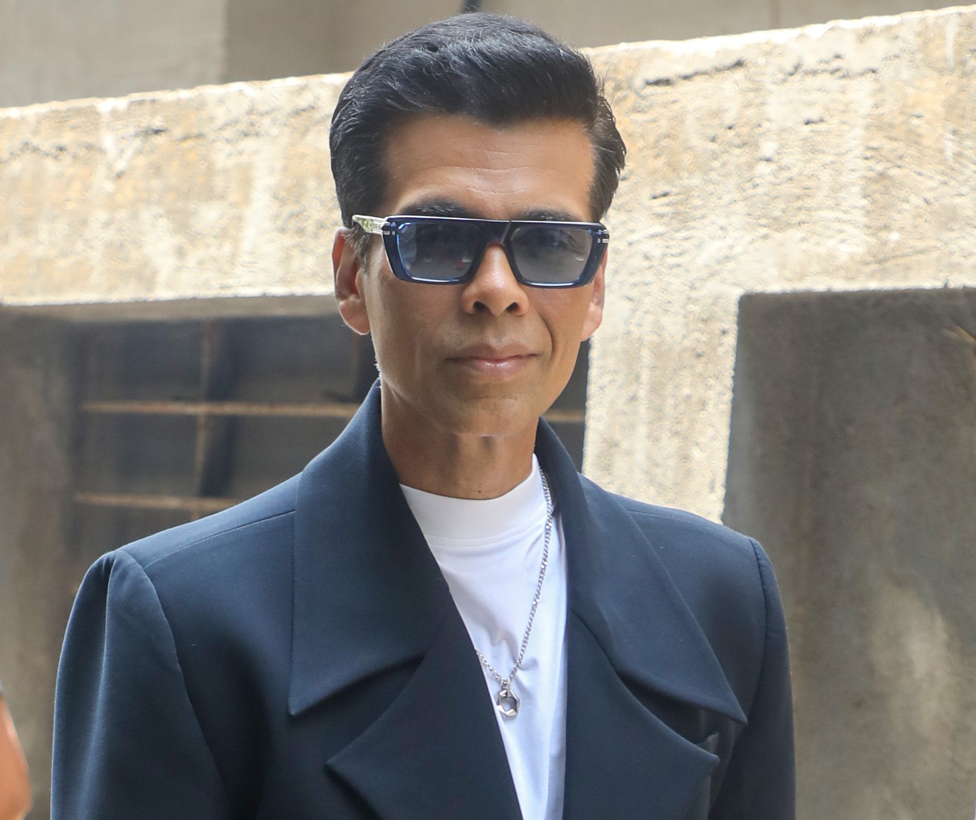 KJo Reveals SHOCKING Details About His First Cannes Deal with SRK and ...