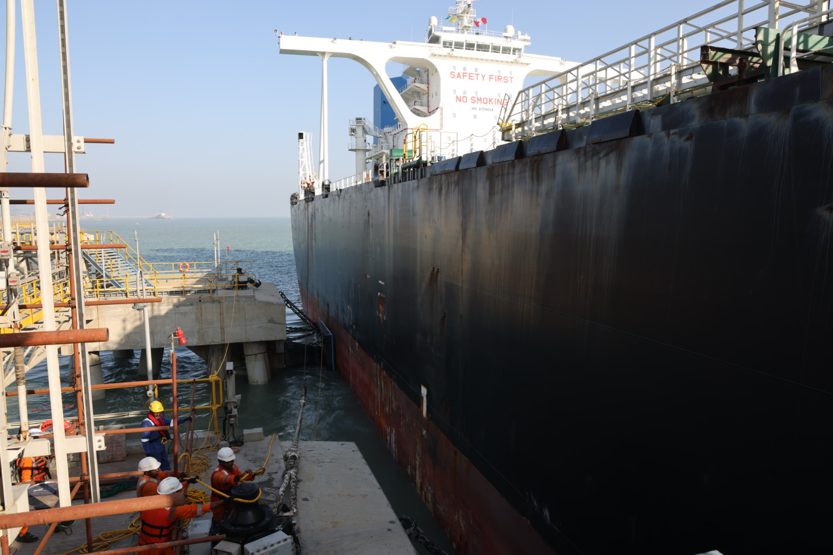 VLCC at Mundra Port: India's First Fully Laden Very Large Crude Carrier ...