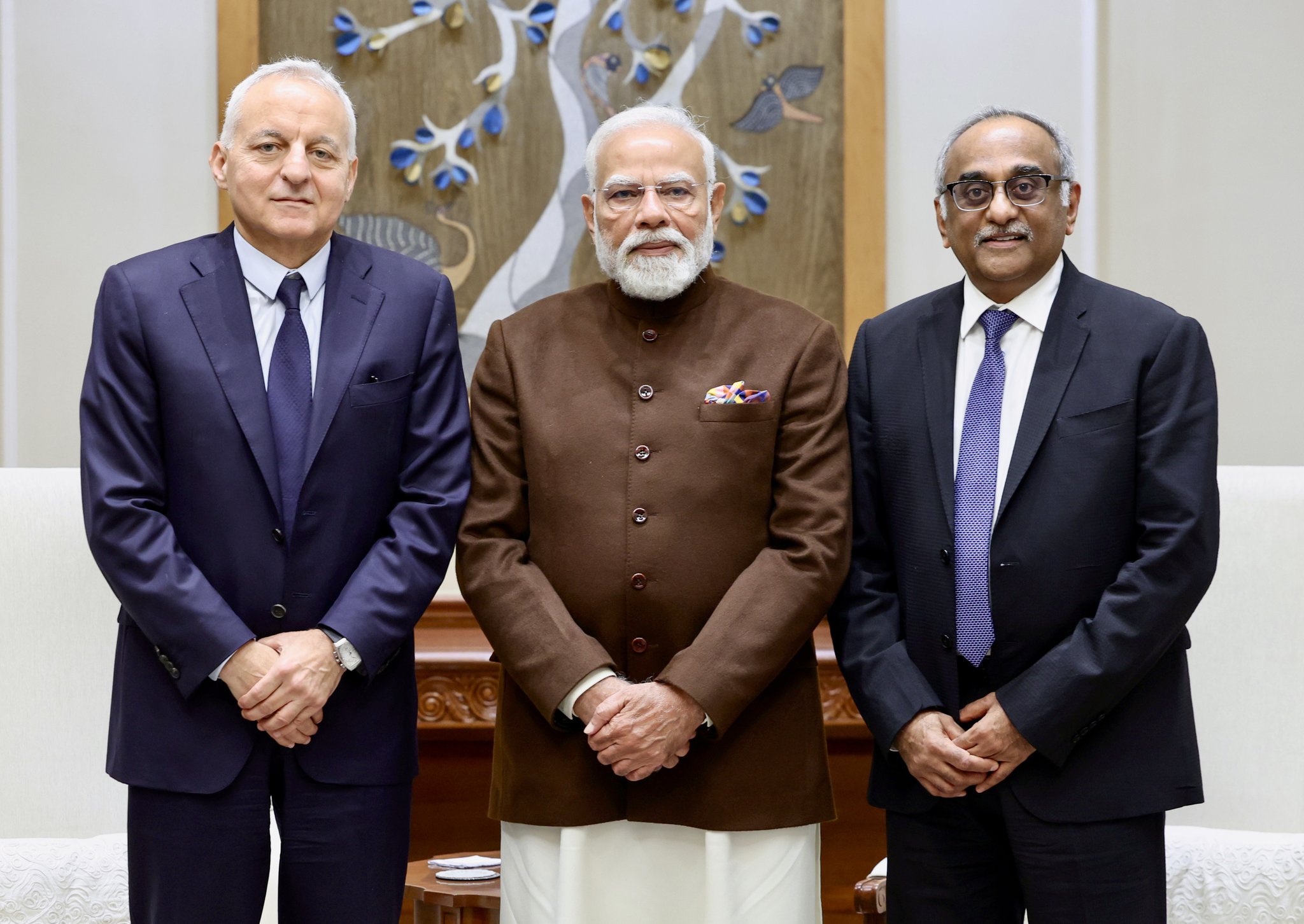 Rolls-Royce CEO Meets PM Modi to Scale Up Operations in India ...