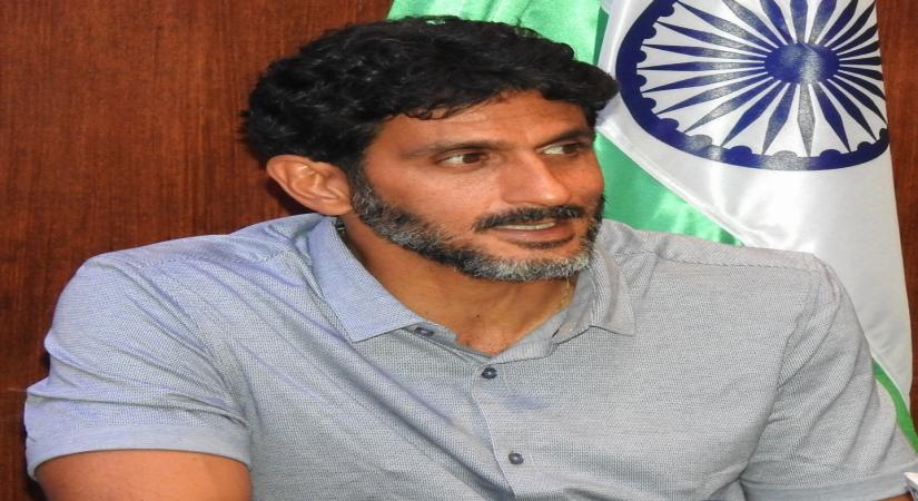 'Fauda' star Tsahi Halevi breaks into 'Yarana' song to celebrate India ...